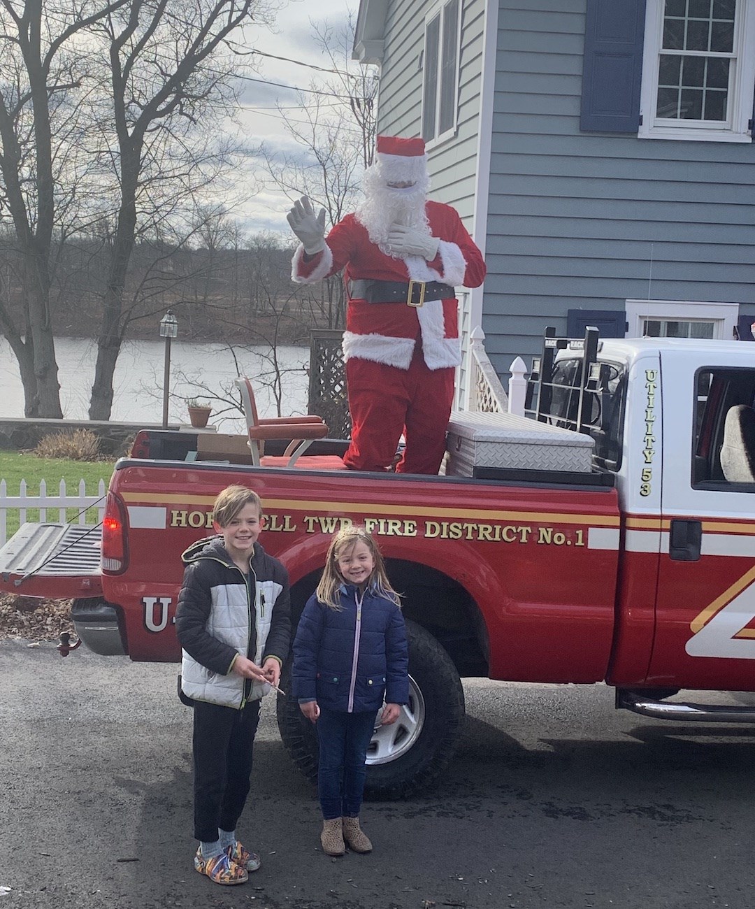 Here comes Santa Claus, right down Titusville's River Drive.... - MercerMe